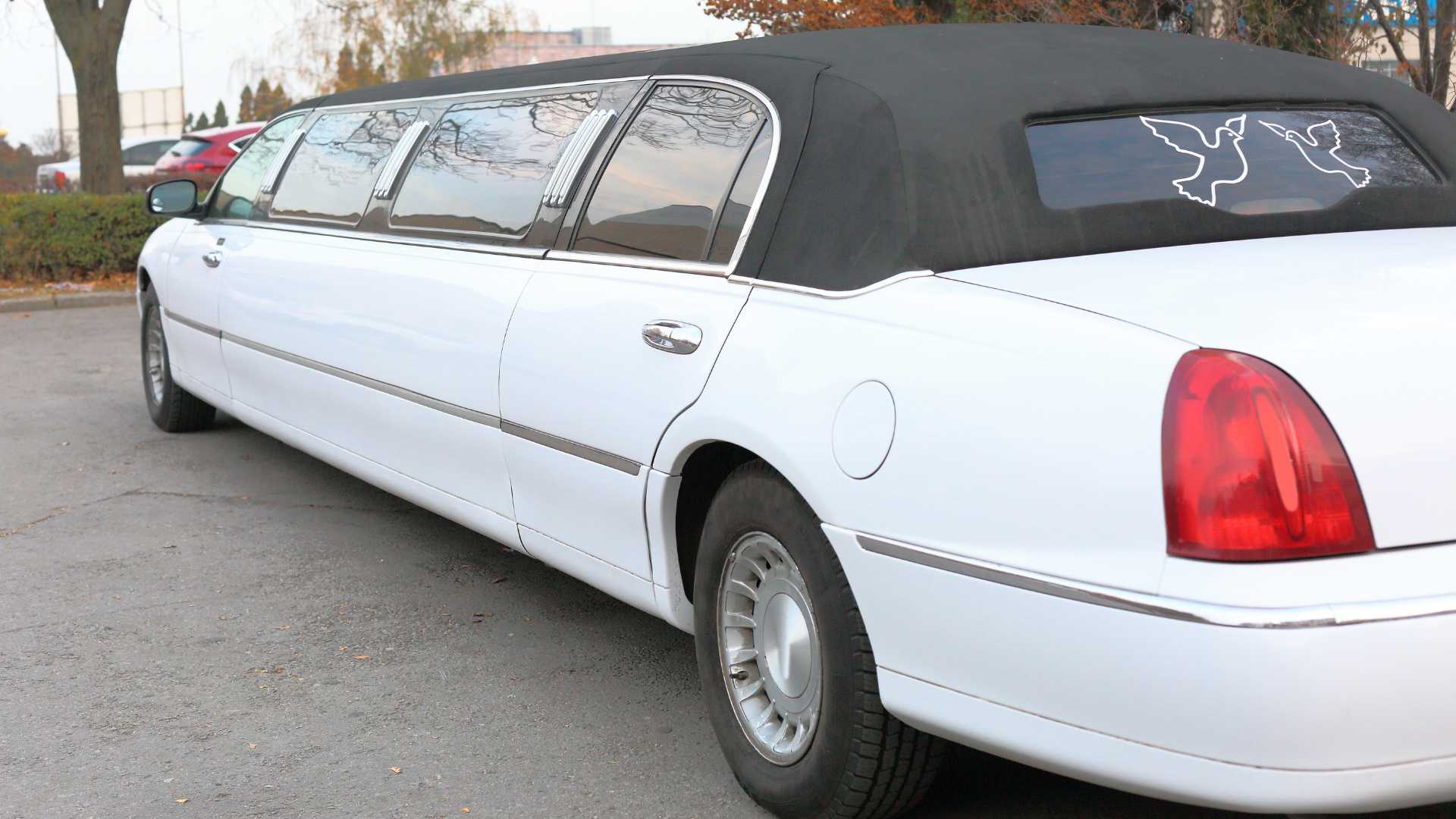 What Are The Best Wedding Limousine Combinations And Types?