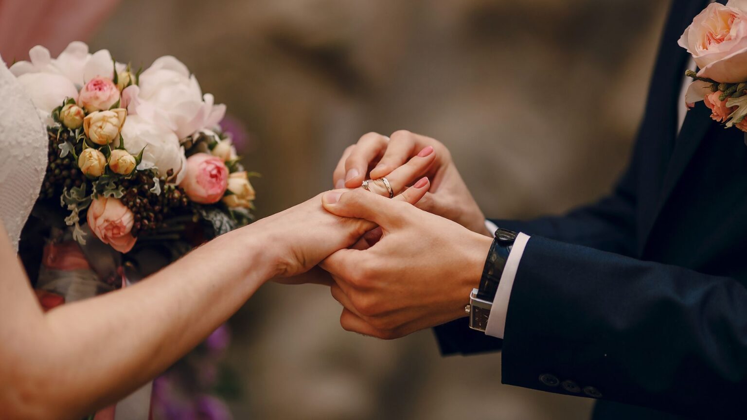 Traditional And Modern Wedding Vows: A Guide for Every Couple