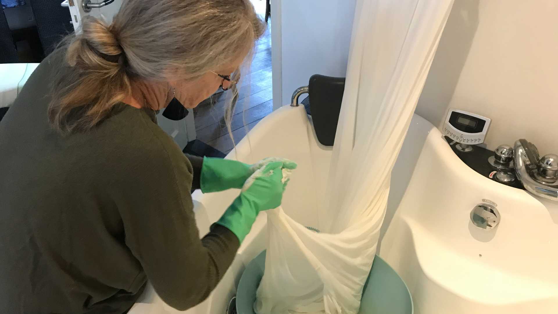 How To Keep Your Wedding Dress Clean And Spotless?