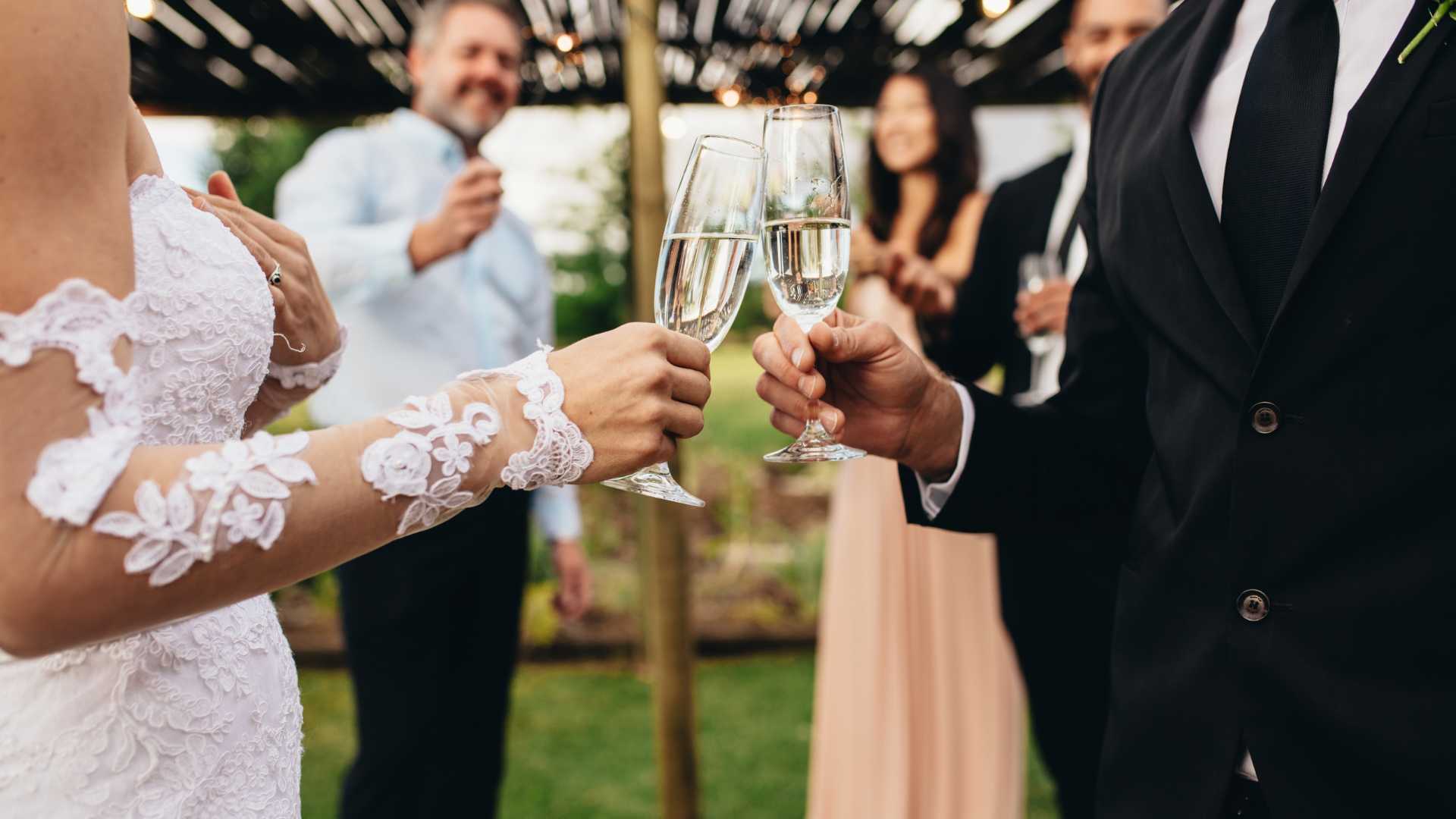 How to Write A Memorable Father of the Bride Wedding Toast?
